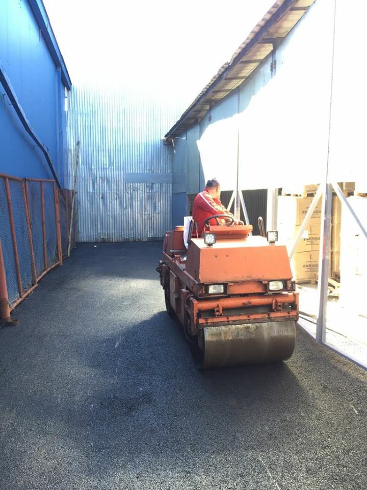 Asfaltare Curte Interioara la Honest General Trading pe Șos. de Centura ...